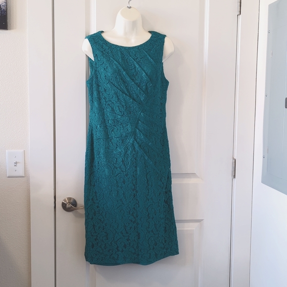 Adrianna Papell | Dresses | Adrianna Pappell Lacy Dress | Poshmark